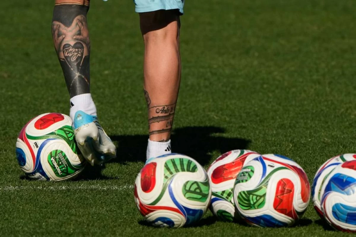 Scaloni says the whole planet awaits Messi's 200th cap as Argentina ...